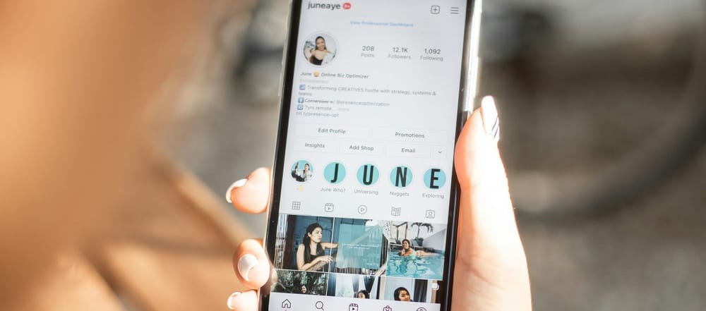 Boost Fanvue Subscriptions with Smart Social Media Tactics