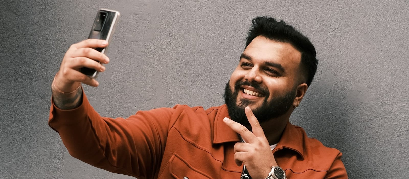 Boost Fanvue Subscriptions with Smart Social Media Tactics